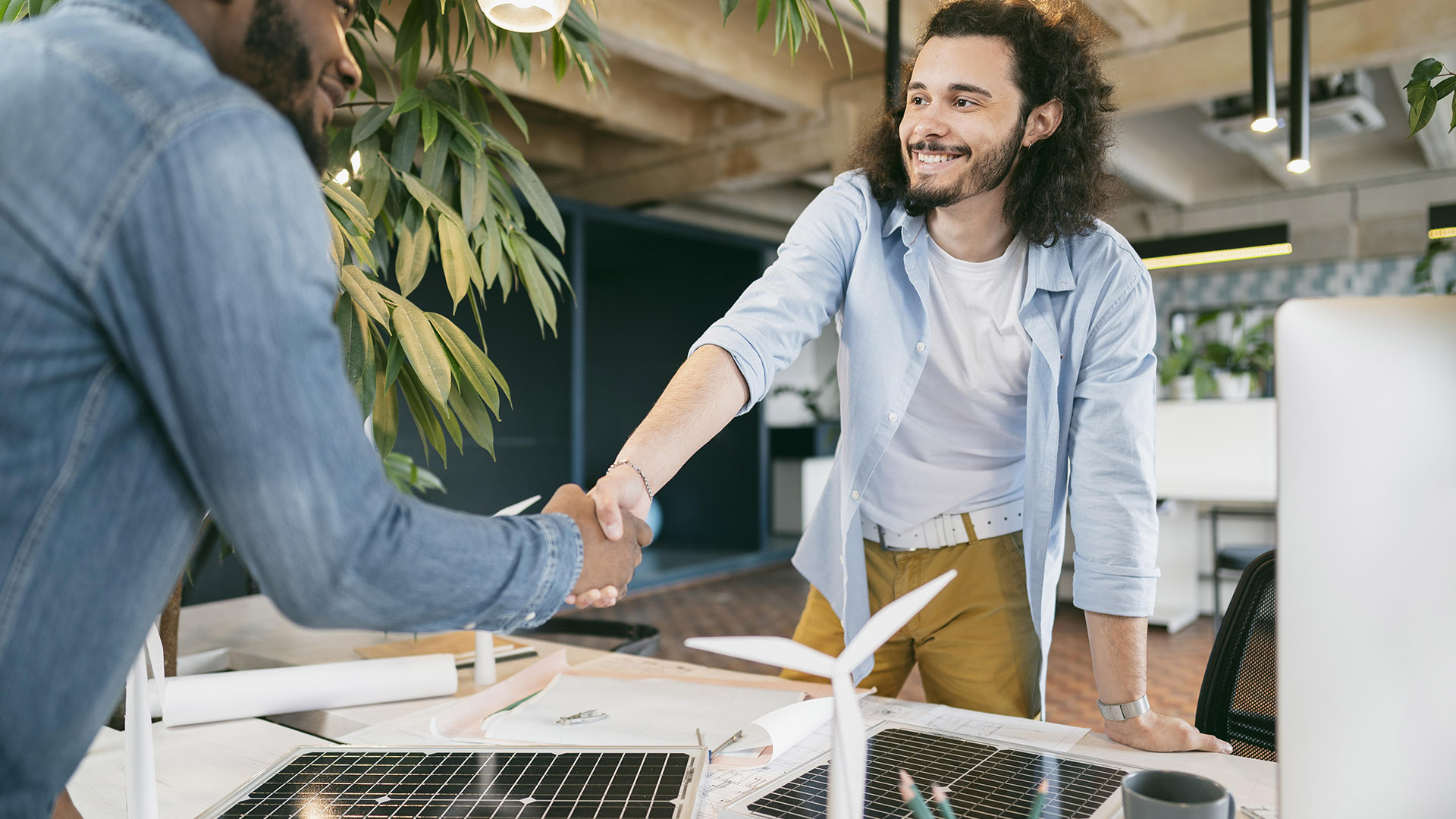 Guía y ejemplos de CV de DJ para 2025: Las 5 mejores plantillas